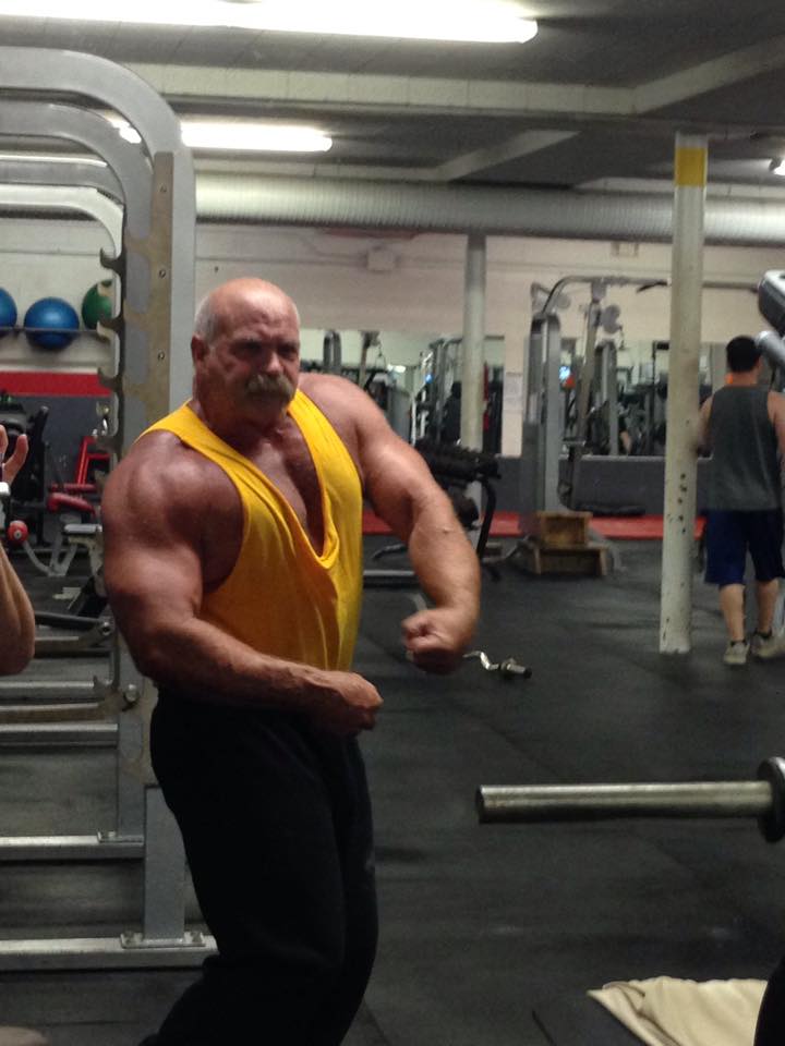 Bodybuilder Dad Sees Colors for the First Time - YupLife