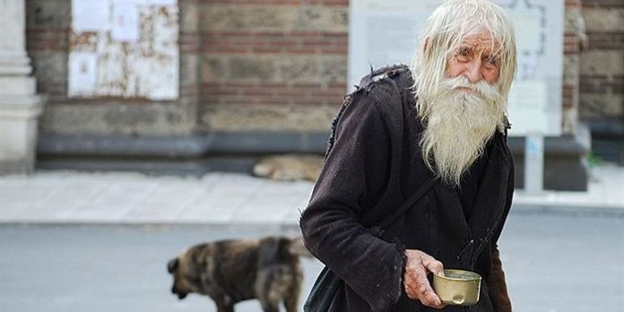103-Year-Old Man Earns Thousands by Begging but Keep None - YupLife